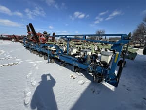 SOLD - Kinze 3140 Lot No. 230653631 Planting with --- Rows | Tractor Zoom