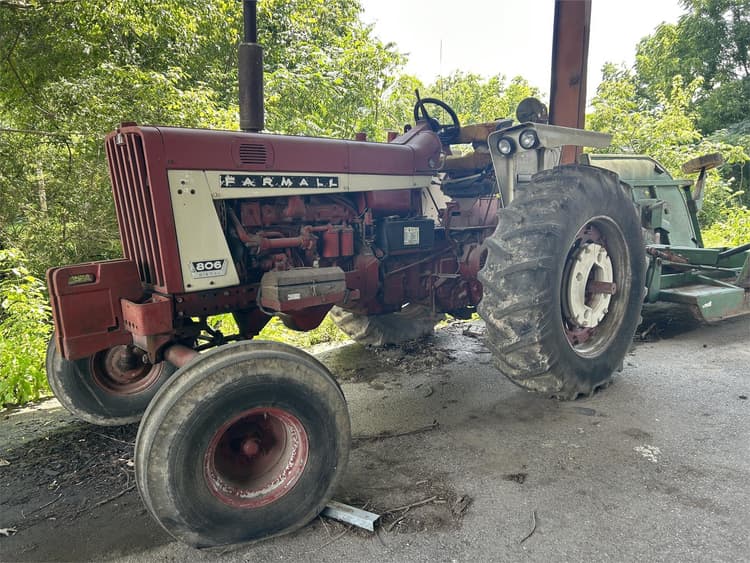 SOLD - International Harvester 806 Tractors 100 to 174 HP | Tractor Zoom