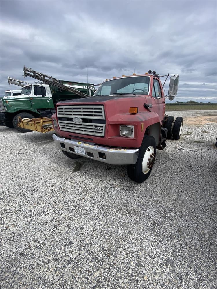 SOLD - 1989 Ford F800 Other Equipment Trucks | Tractor Zoom