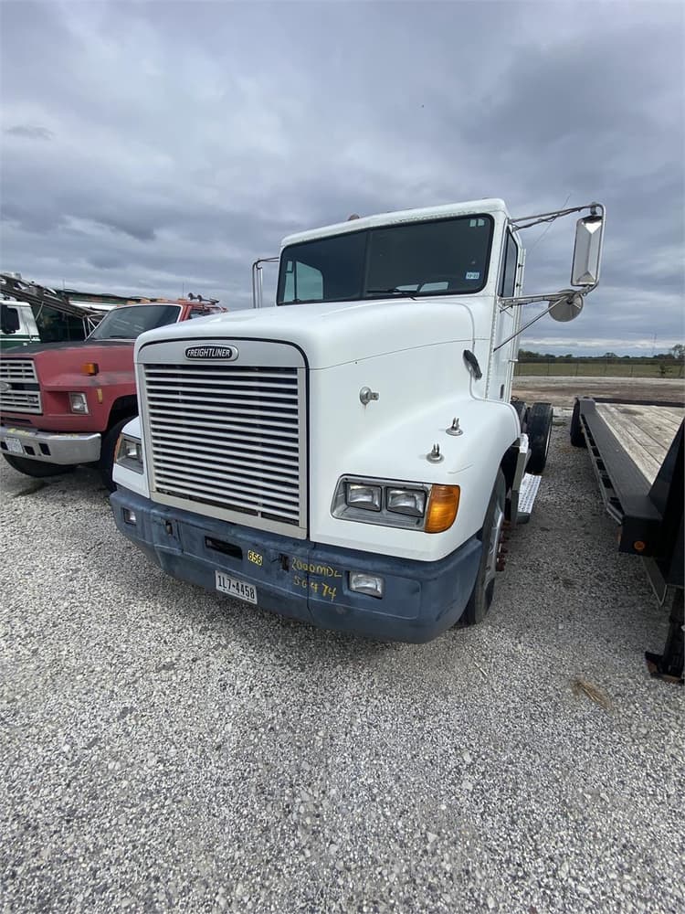 2000 Freightliner FLD120 Other Equipment Trucks for Sale | Tractor Zoom