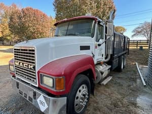 SOLD - 2005 Mack CH613 Lot No. 228791991 Other Equipment with 471,345 ...