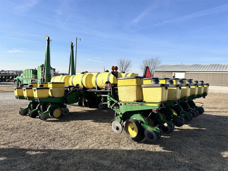 John Deere 7200 Planting Planters for Sale | Tractor Zoom