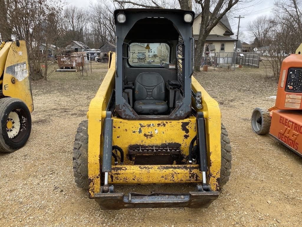 Gehl R220 Construction Skid Steers for Sale | Tractor Zoom