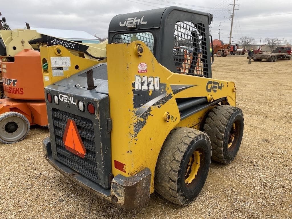 Gehl R220 Construction Skid Steers for Sale | Tractor Zoom