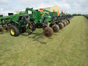 SOLD - 2010 John Deere 2700 Tillage with 5 Shanks | Tractor Zoom