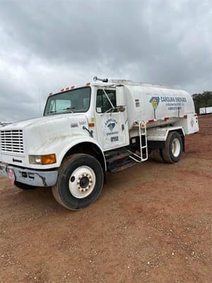 SOLD - 2000 International 4900 Lot No. 233098065 Other Equipment with ...