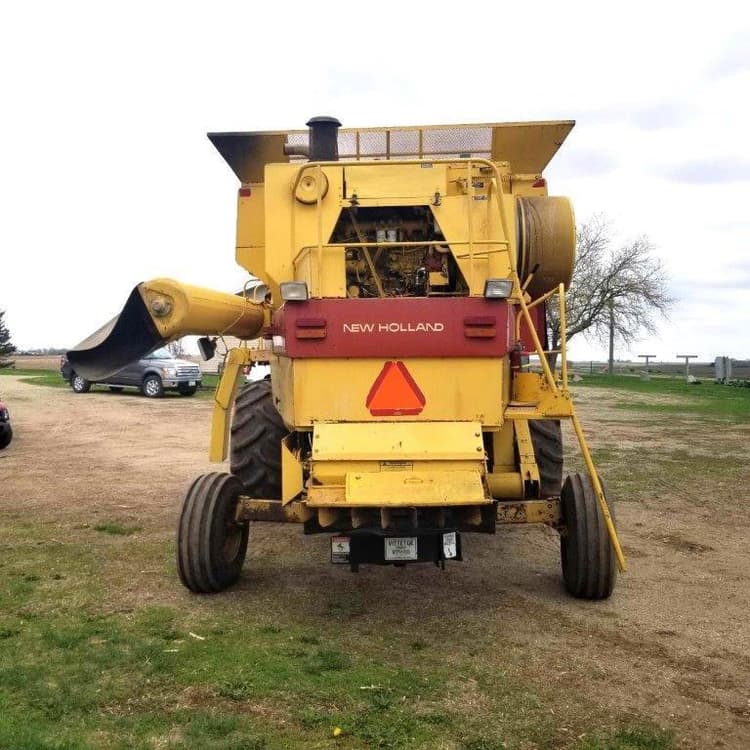 1988 New Holland TR86 Combines Class 6 for Sale | Tractor Zoom