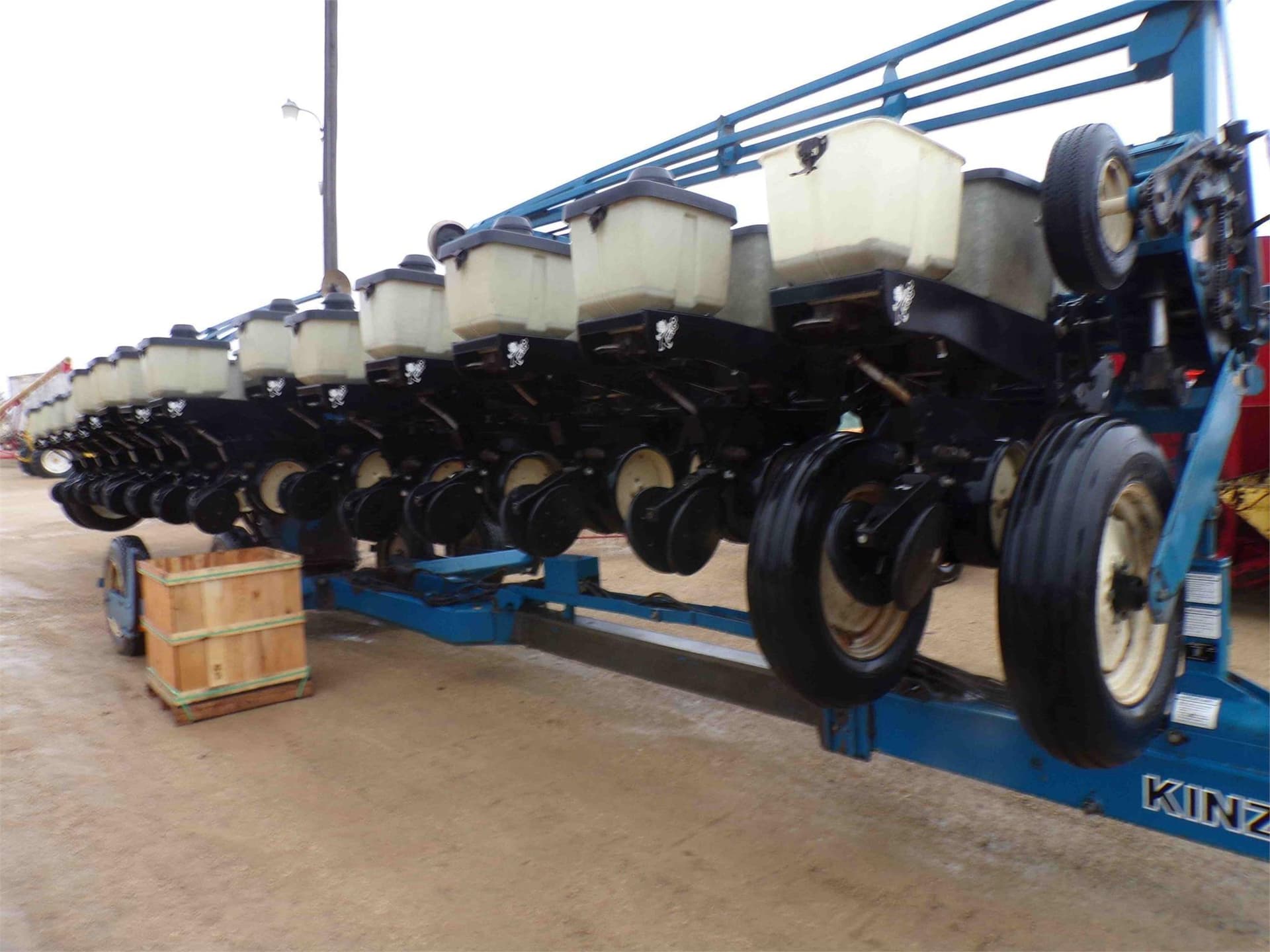 Kinze 2300 Planting Planters for Sale | Tractor Zoom