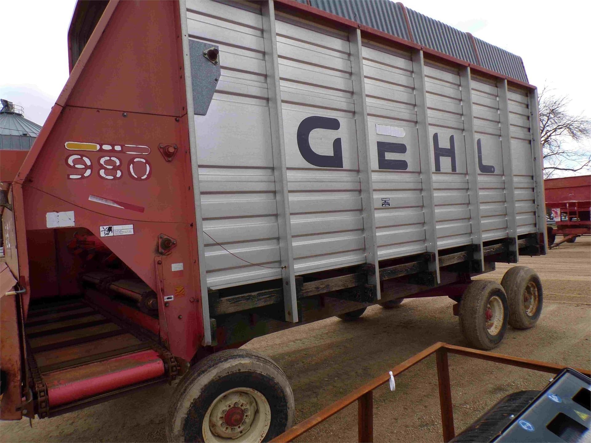 Gehl 980 Harvesting Forage Wagons for Sale | Tractor Zoom