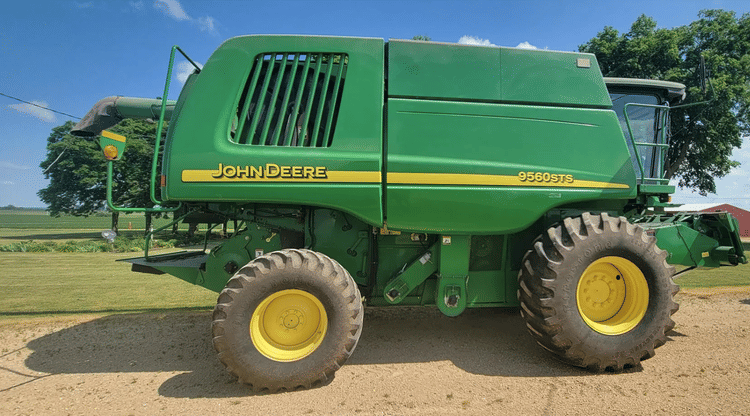 2006 John Deere 9560 STS Combines Class 5 for Sale | Tractor Zoom