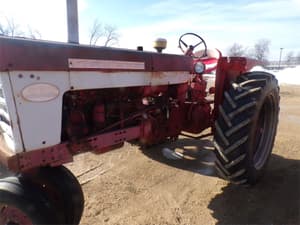 SOLD - Farmall 560 Lot No. 231096653 Tractors with --- Hrs | Tractor Zoom