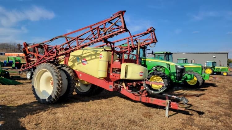 Hardi Commander Plus 1200 Chemical Applicators Sprayers - Pull Type for ...