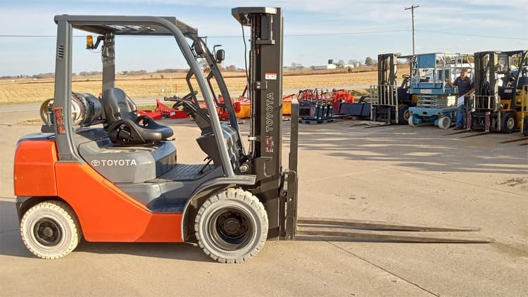 Toyota 8FGU25 Construction Forklifts for Sale | Tractor Zoom