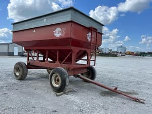 SOLD - EZ-Flow 3400 Lot No. 229340427 Harvesting with 250 Bu | Tractor Zoom