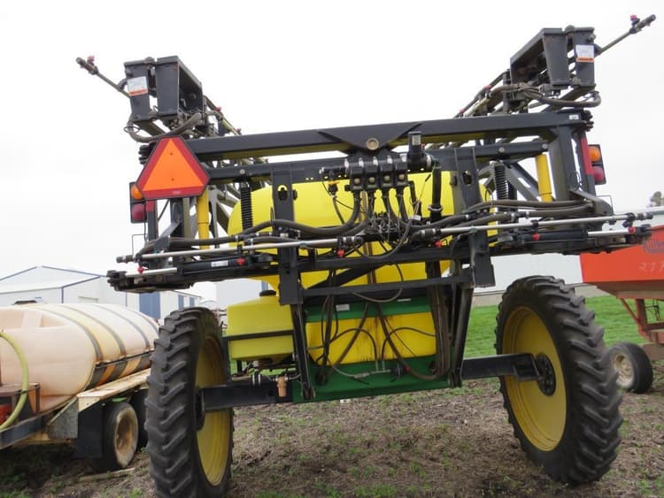 Fast 9613N Chemical Applicators Sprayers - Pull Type for Sale | Tractor ...