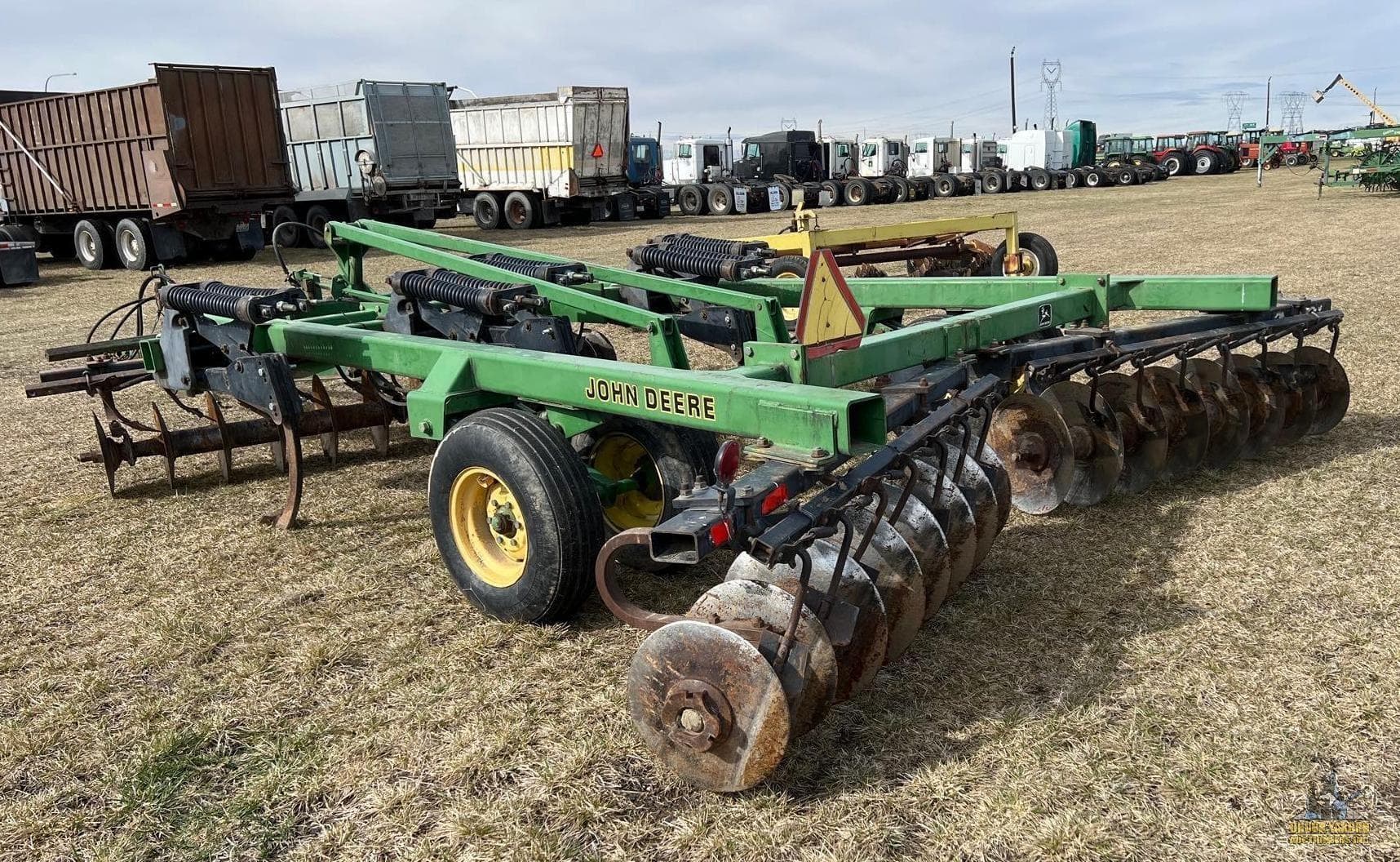 John Deere 510 Tillage Disk Rippers for Sale | Tractor Zoom