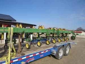 SOLD - Lot # 554 - JOHN DEERE 825 Tillage | Tractor Zoom
