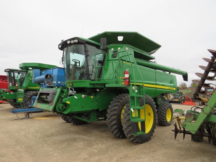 SOLD - 2008 John Deere 9570 STS Combines Class 5 | Tractor Zoom