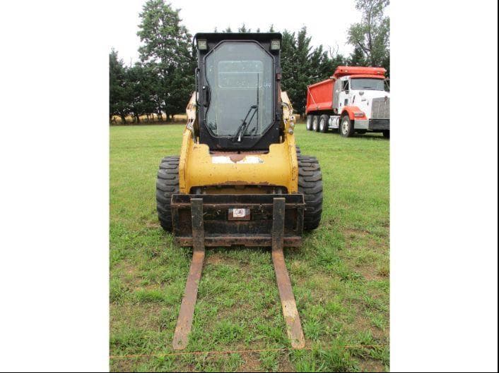2011 Caterpillar 242B3 Construction Skid Steers for Sale | Tractor Zoom