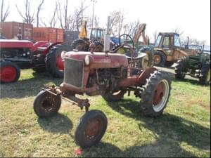 SOLD - Farmall Cub Lot No. 228608835 Tractors with 12 HP | Tractor Zoom