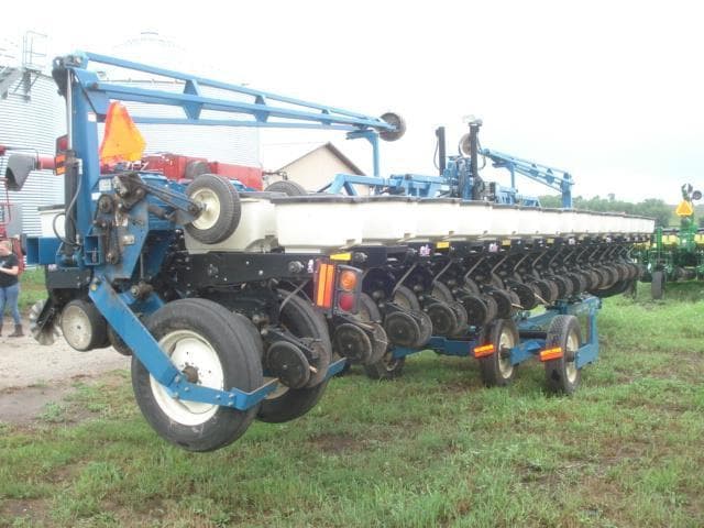 2008 Kinze 3600 Planting Planters for Sale | Tractor Zoom