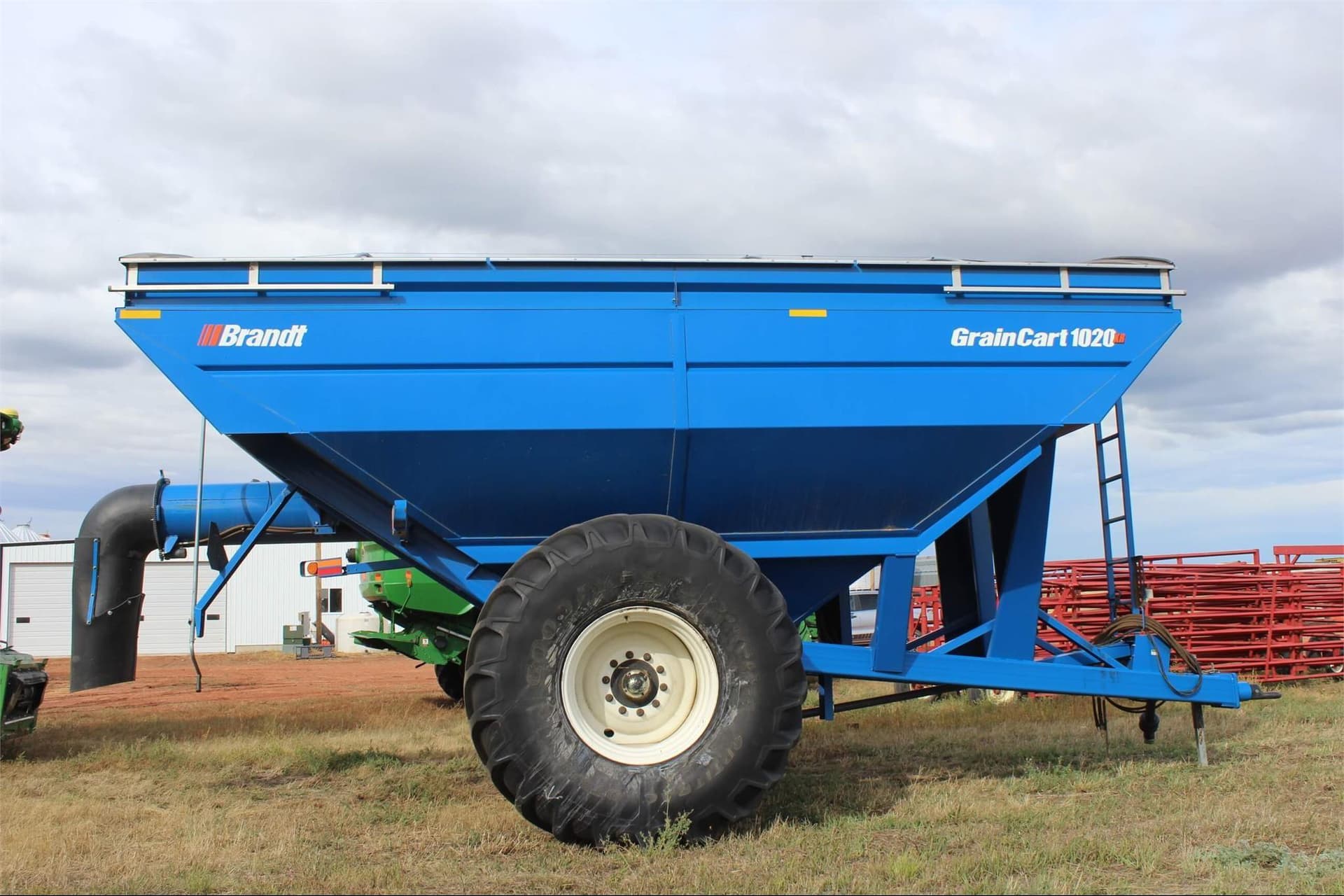 Brandt 1020XR Harvesting Grain Carts for Sale | Tractor Zoom