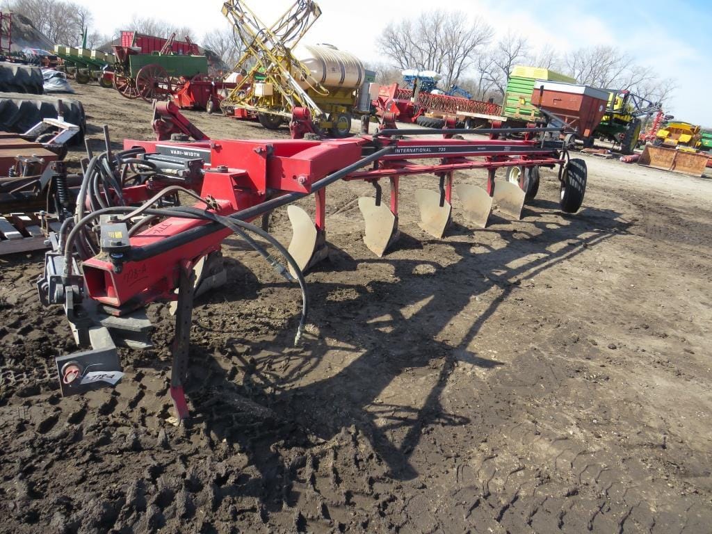 Case IH 735 Tillage Plows for Sale | Tractor Zoom