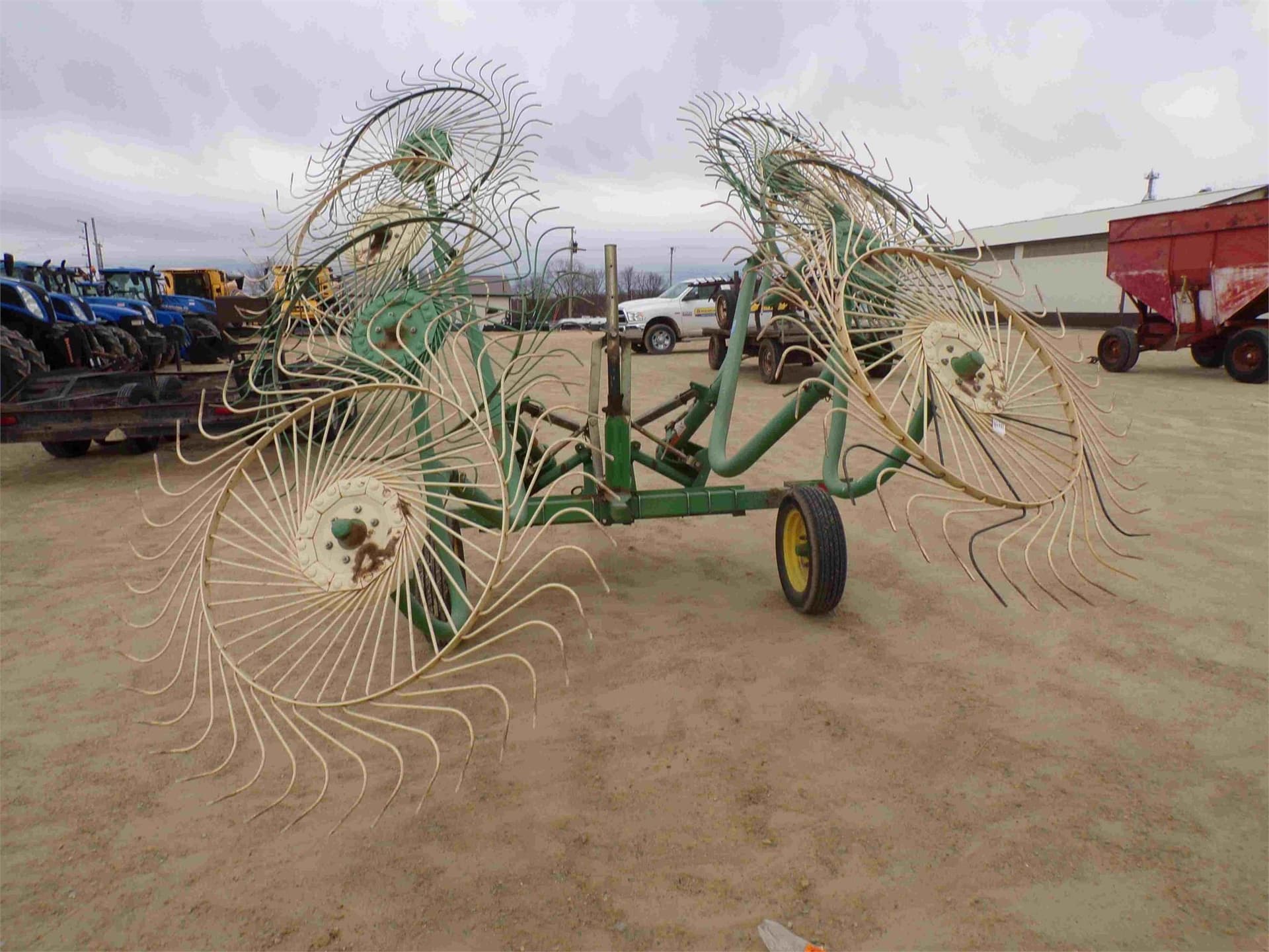 John Deere 702 Hay and Forage Hay - Rakes/Tedders for Sale | Tractor Zoom