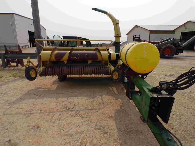 John Deere 3970 Harvesting Forage Harvesters - Pull Type for Sale ...