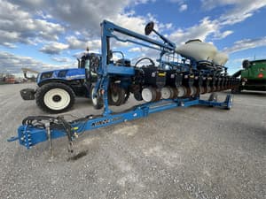 SOLD - Kinze 3600 Planting with --- Rows | Tractor Zoom