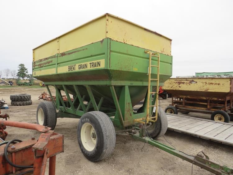 Brent 450 Harvesting Gravity Wagons for Sale | Tractor Zoom