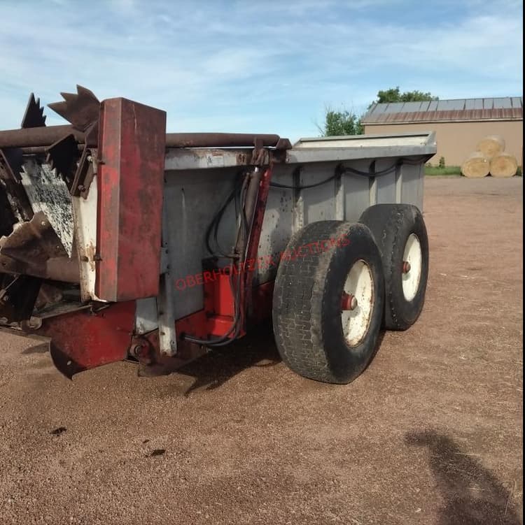 New Idea 3743 Manure Handling Manure Spreaders - Dry for Sale | Tractor Zoom