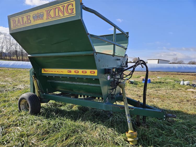 Bale King 3000 Hay and Forage Bale Processors for Sale | Tractor Zoom