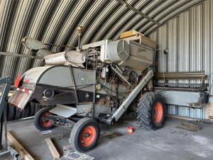 SOLD - Gleaner C2 Lot No. 233218081 Combines with --- Hrs | Tractor Zoom