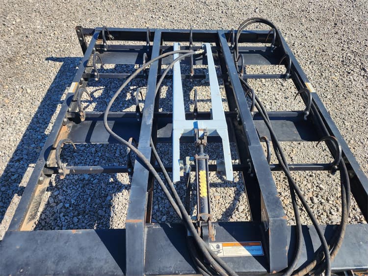Hoelscher 100 Hay and Forage Bale Accumulators/Movers for Sale ...