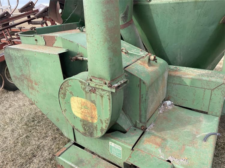John Deere 400 Hay and Forage Grinders/Mixers for Sale | Tractor Zoom