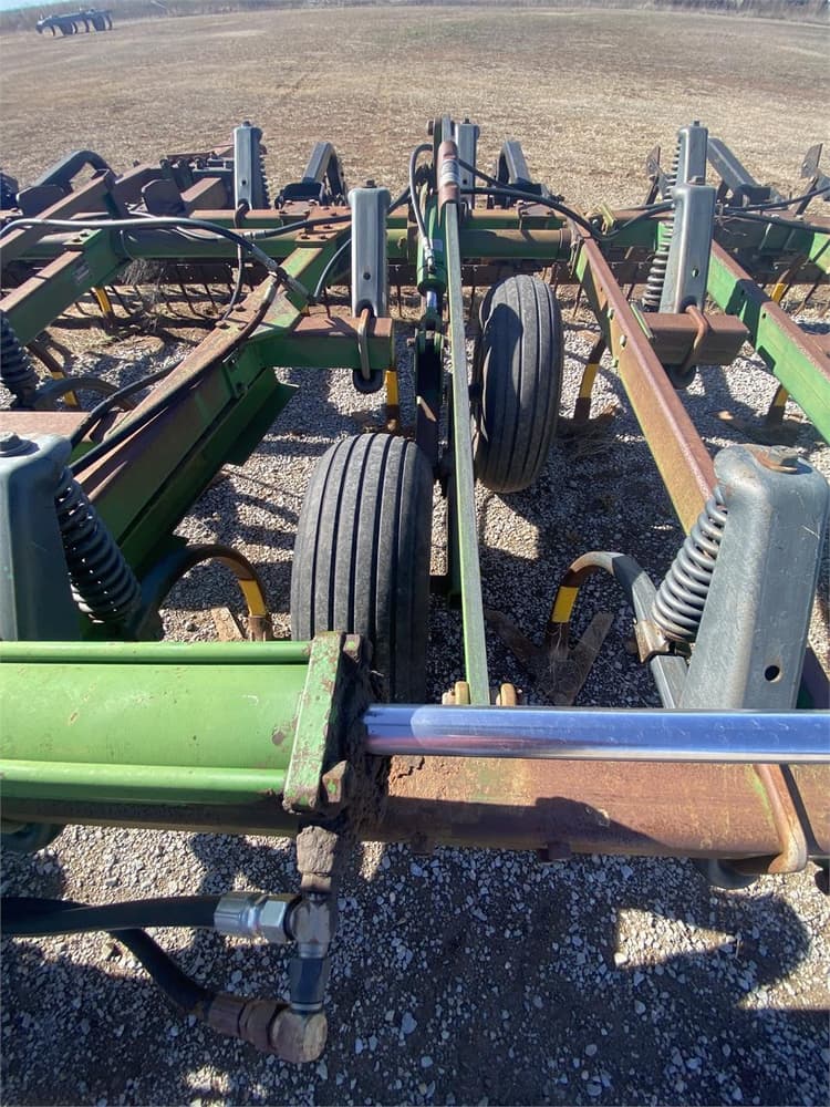 John Deere 610 Tillage Chisel Plows for Sale | Tractor Zoom