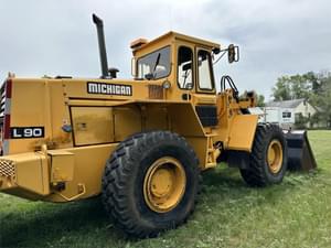 SOLD - Michigan L90 Construction with 8,327 Hrs | Tractor Zoom