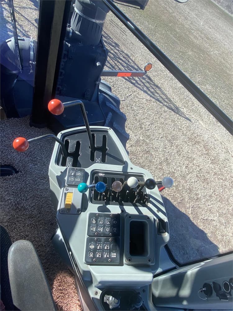 Versatile 375 Tractors 300 to 424 HP for Sale | Tractor Zoom