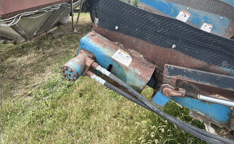 LuckNow 2260 Hay and Forage Grinders/Mixers for Sale | Tractor Zoom