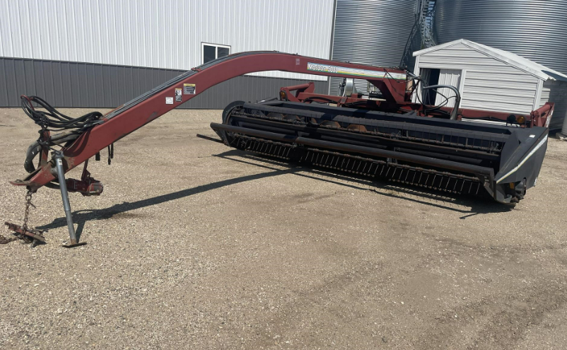 SOLD - MacDon 5000 Lot No. 904a24cd-1cbe-11ed-8bec-0246304ce823 Hay and ...