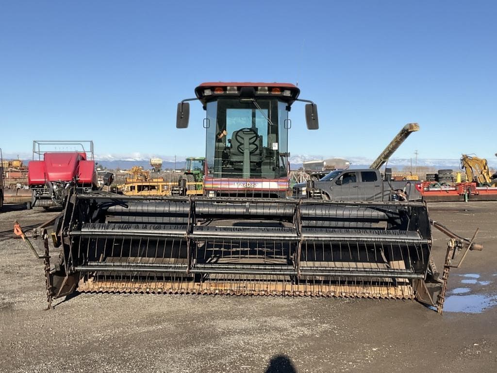 Tractor Zoom - MacDon 9250