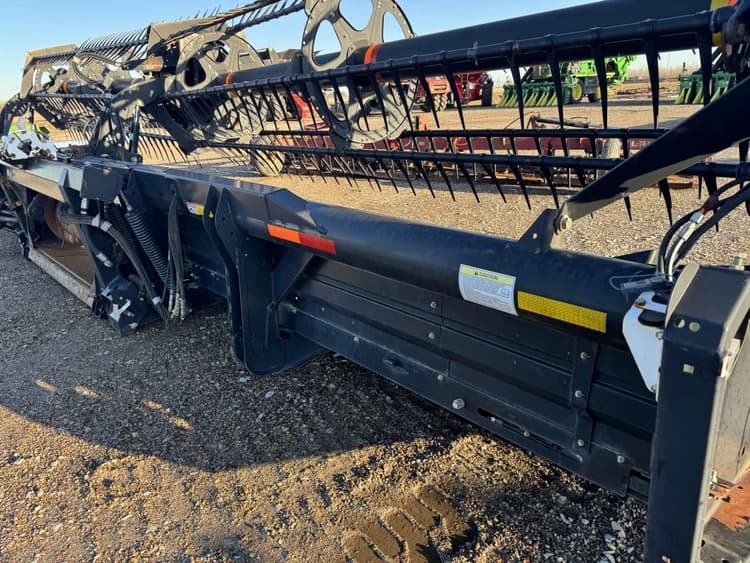 MacDon D60 Harvesting Headers - Platform for Sale | Tractor Zoom