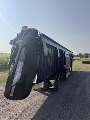2024 MacDon FD235 Stock No. EQ0111568 Harvesting For Sale with 35 ft ...