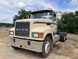 SOLD - Mack CH613 Lot No. 19144 Other Equipment with 575,975 mi ...