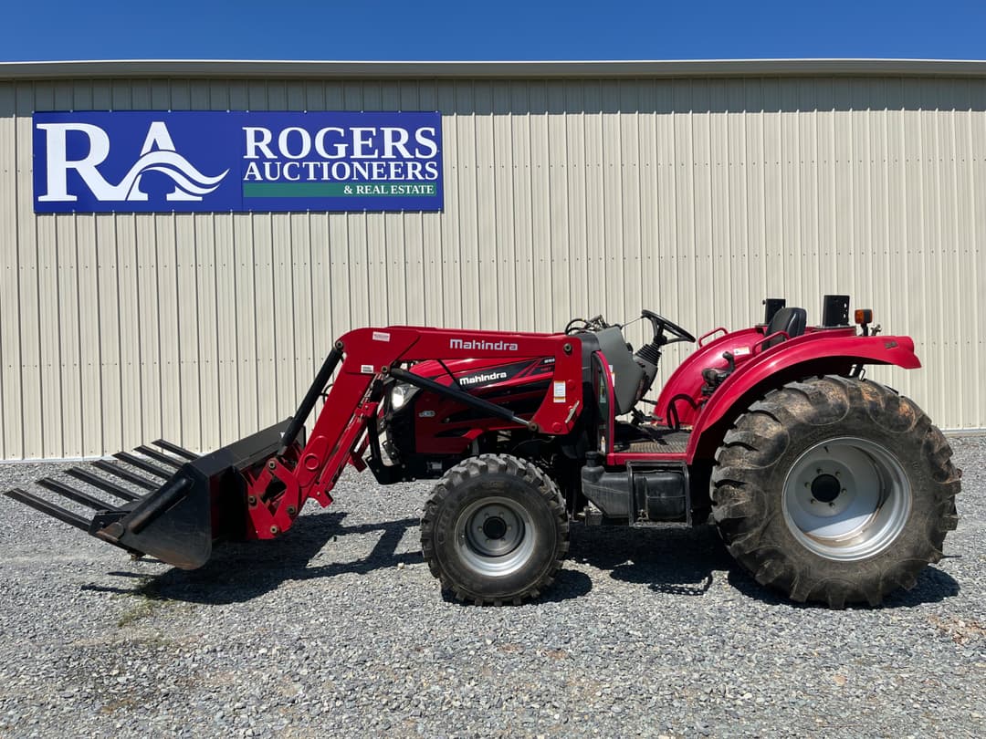 Mahindra 2555 Lot No. 129a Tractors For Sale with 916 Hrs | Tractor Zoom