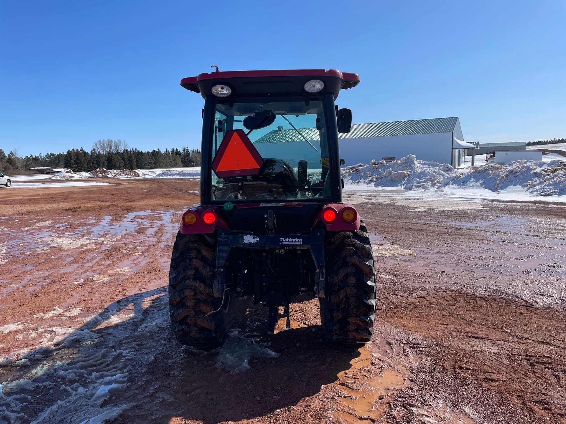 Tractor Zoom - Mahindra 2638