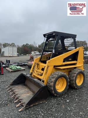 SOLD - Mahto L1300 Lot No. 533 Construction with 4,040 Hrs | Tractor Zoom