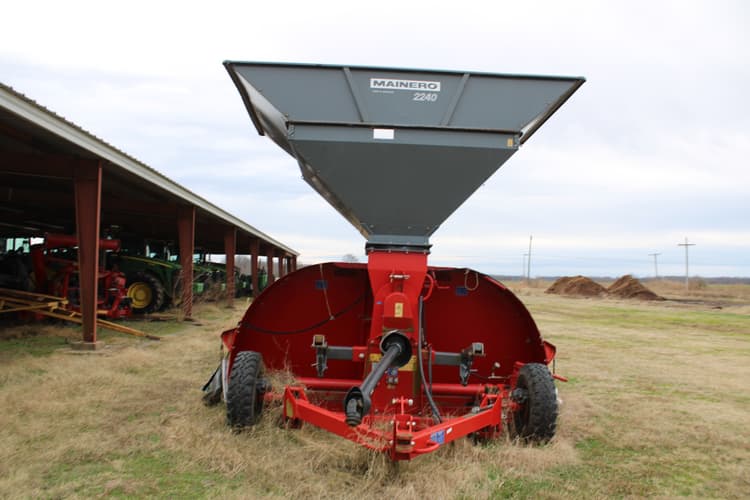 Mainero 2240 Harvesting Grain Baggers for Sale | Tractor Zoom