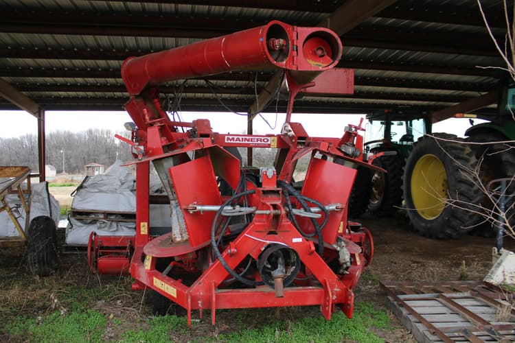 Mainero 2340 Harvesting Grain Baggers for Sale | Tractor Zoom
